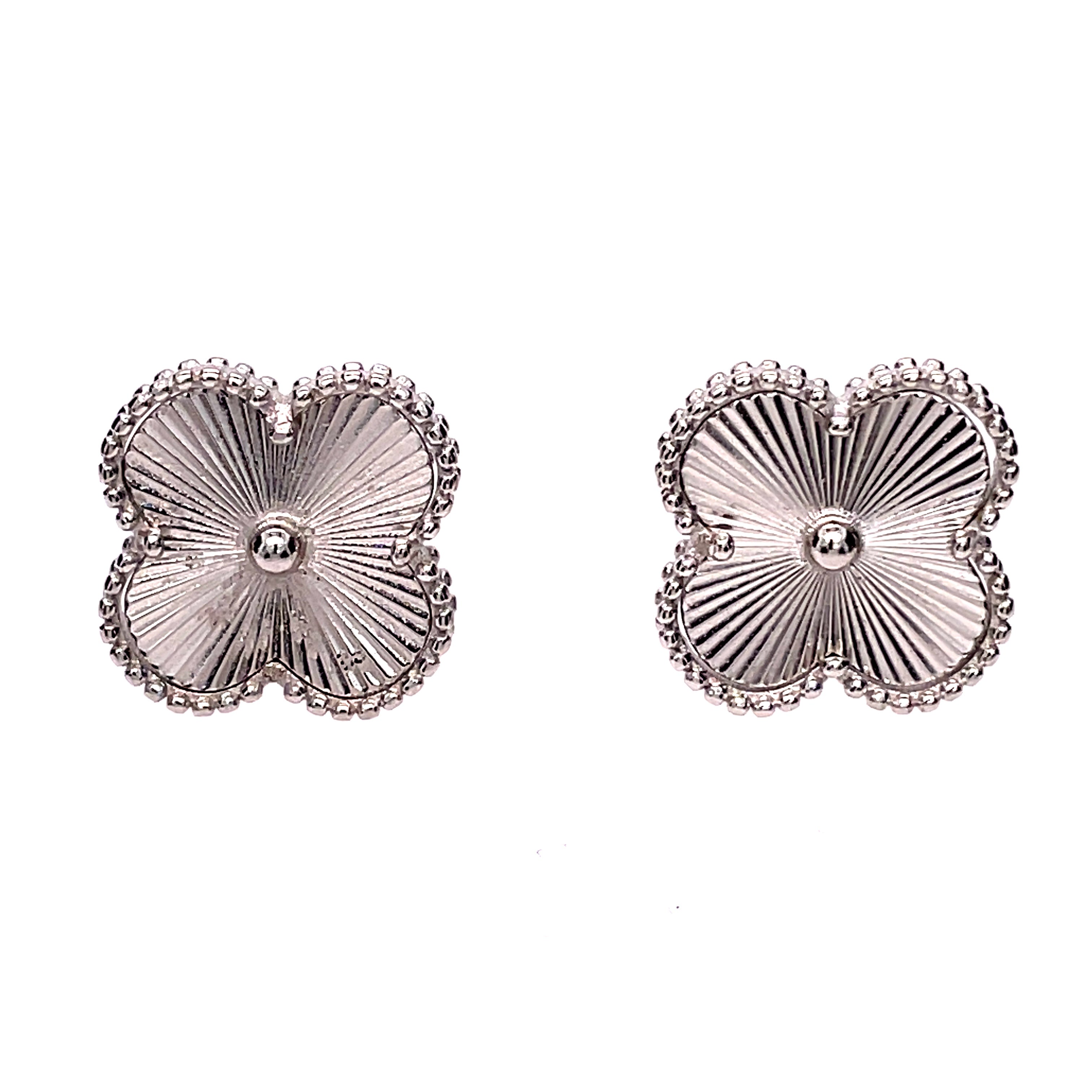 Textured Clover Studs in Silver – picntell